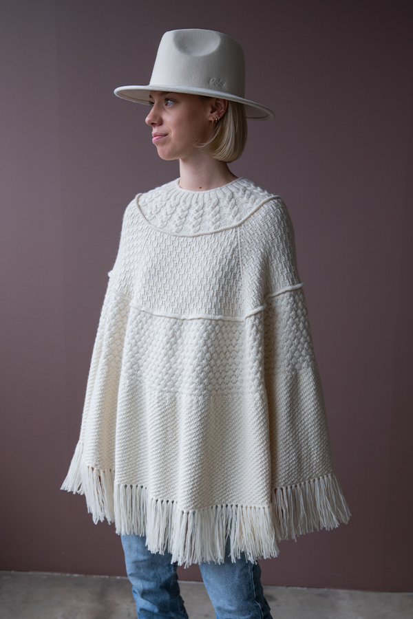 105-13 Cosette poncho - Garnius - Garnius.dk