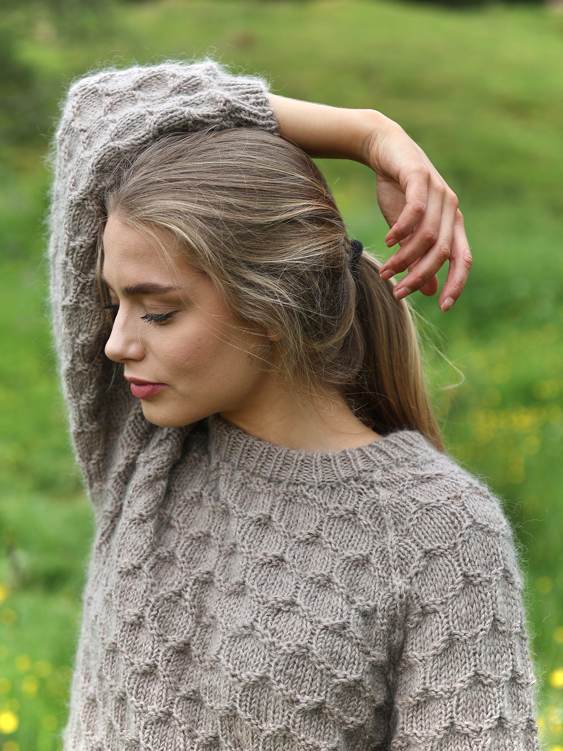 BLESS me beige - Garnius