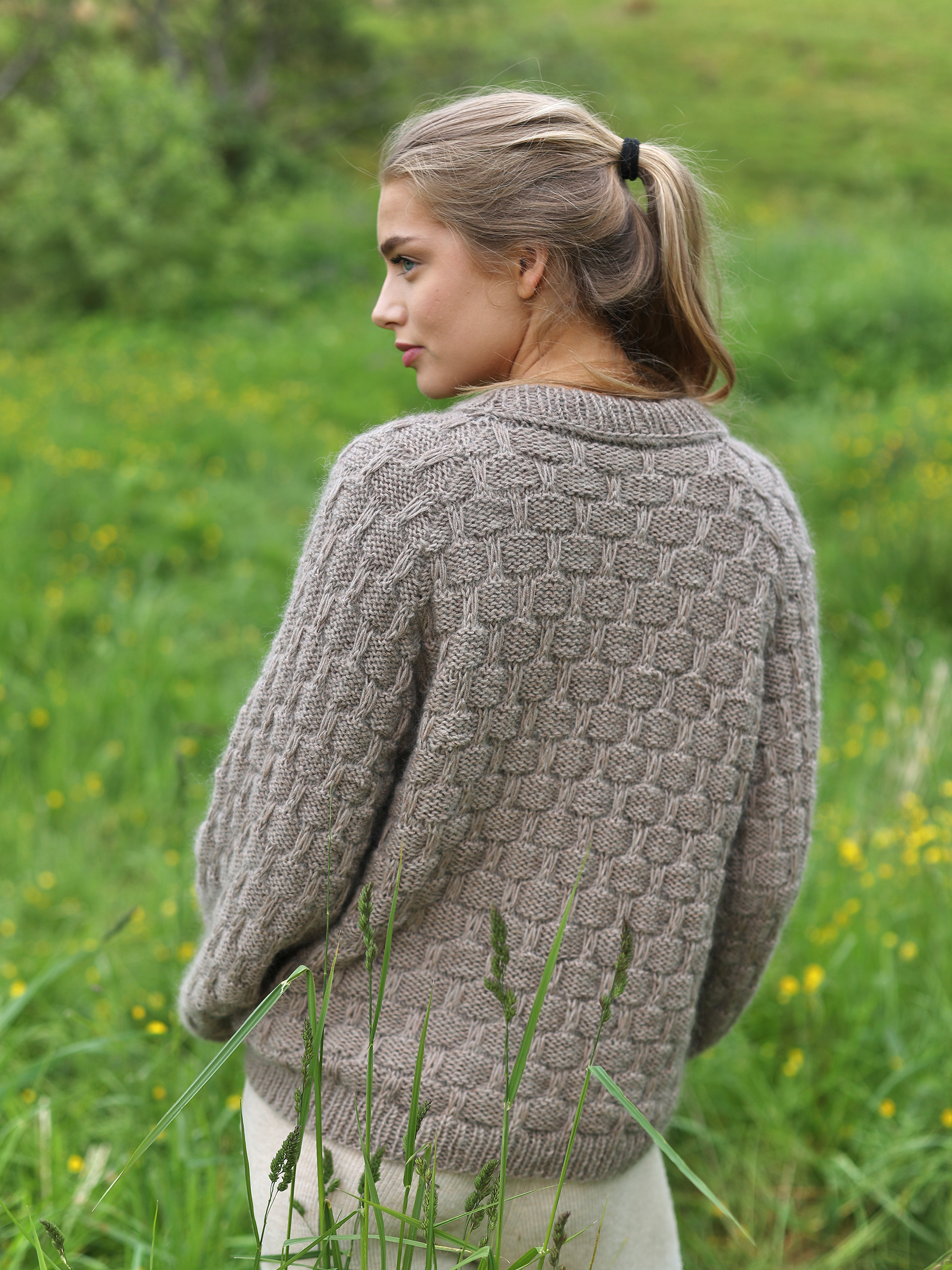 BLESS you beige - Garnius