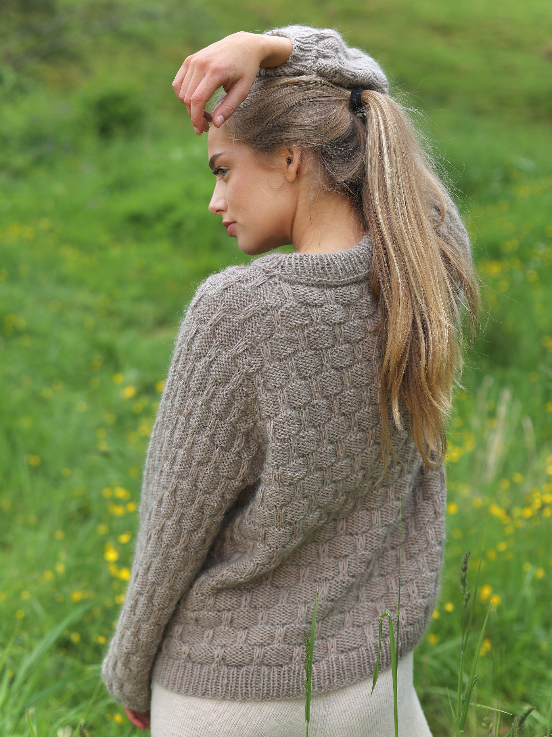 BLESS you beige - Garnius