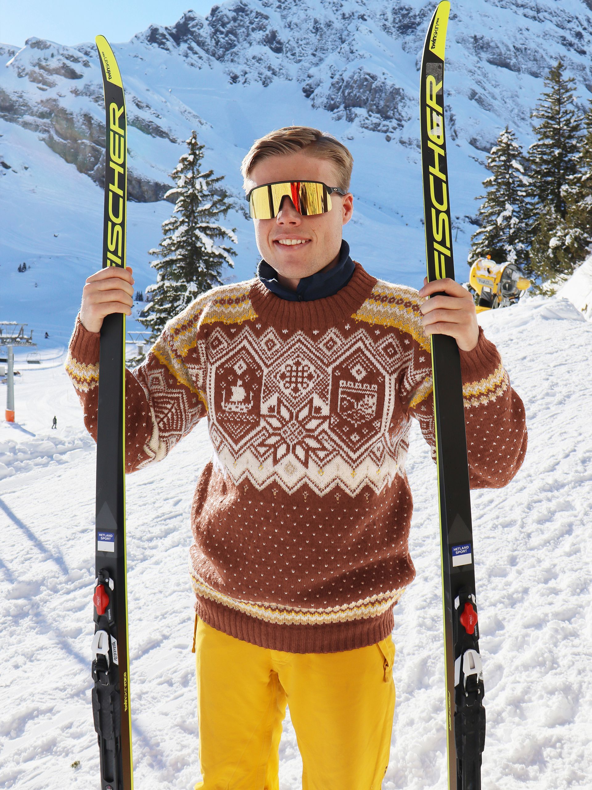 126-06c VM genser Trondheim 2025 (Alpakka Wool) - Garnius