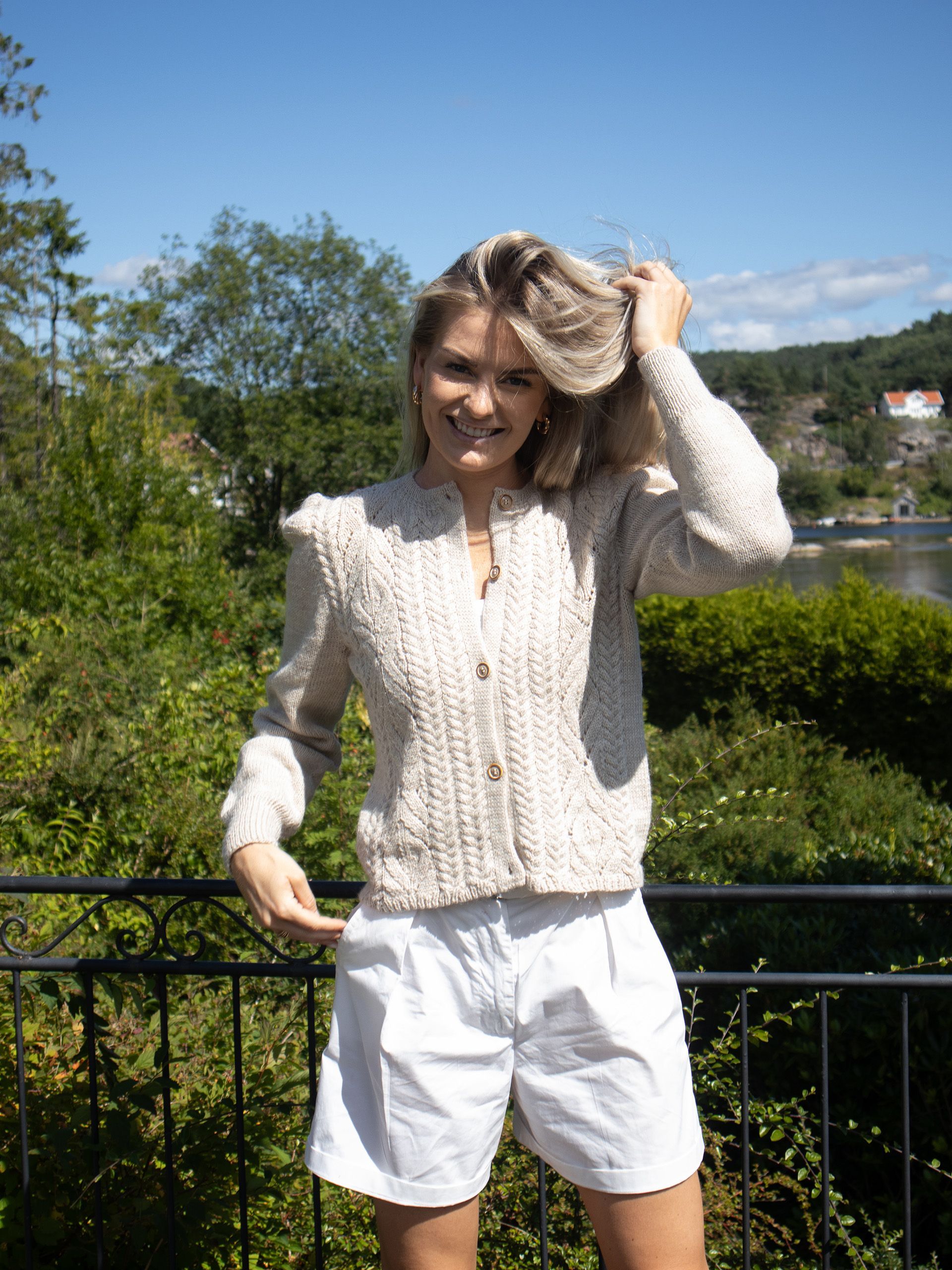 130-03 Tresser cardigan (Sterk) - Garnius